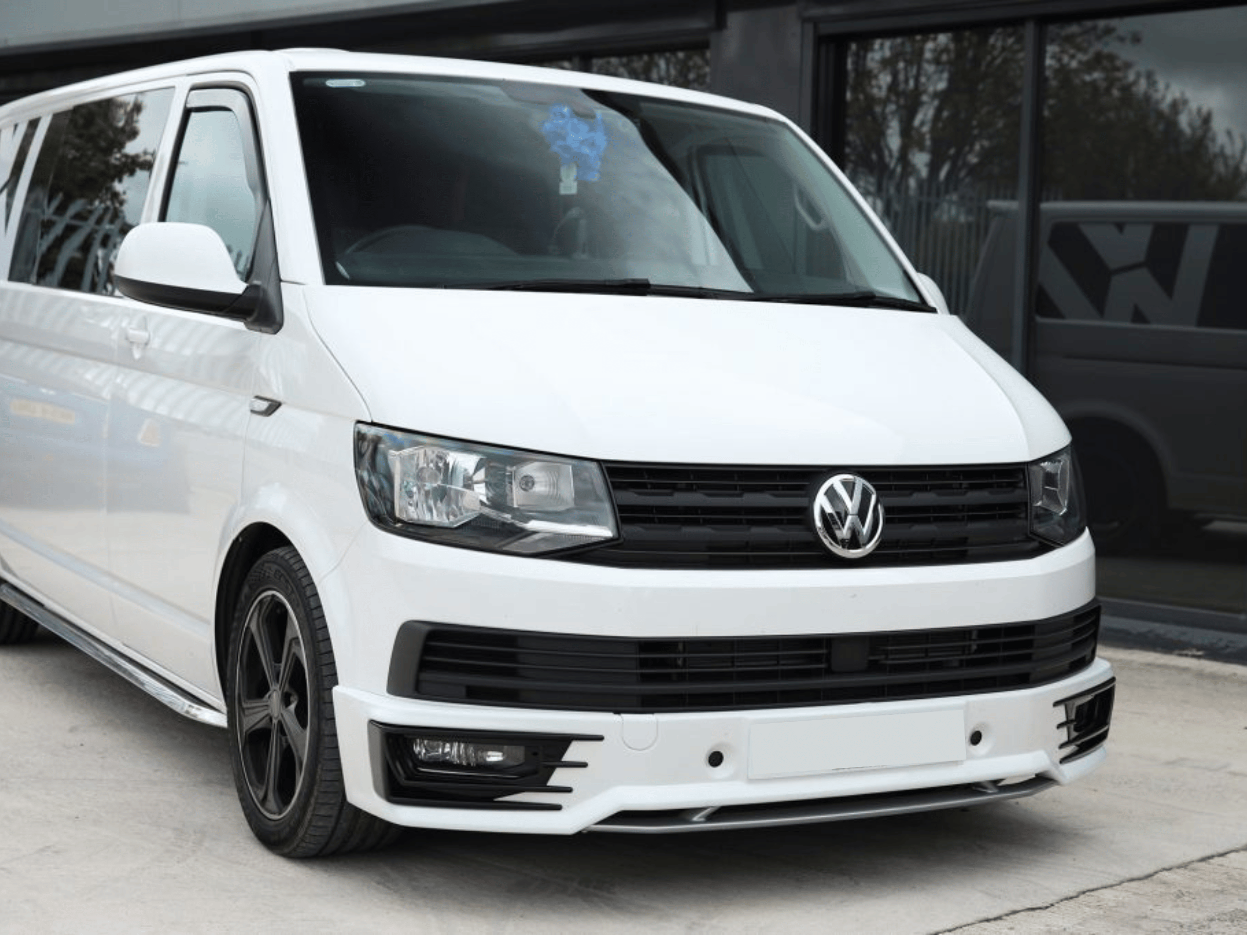 VW Transporter T6 R-Line Front Grille Trims - Gloss Black – VAN-X GmbH