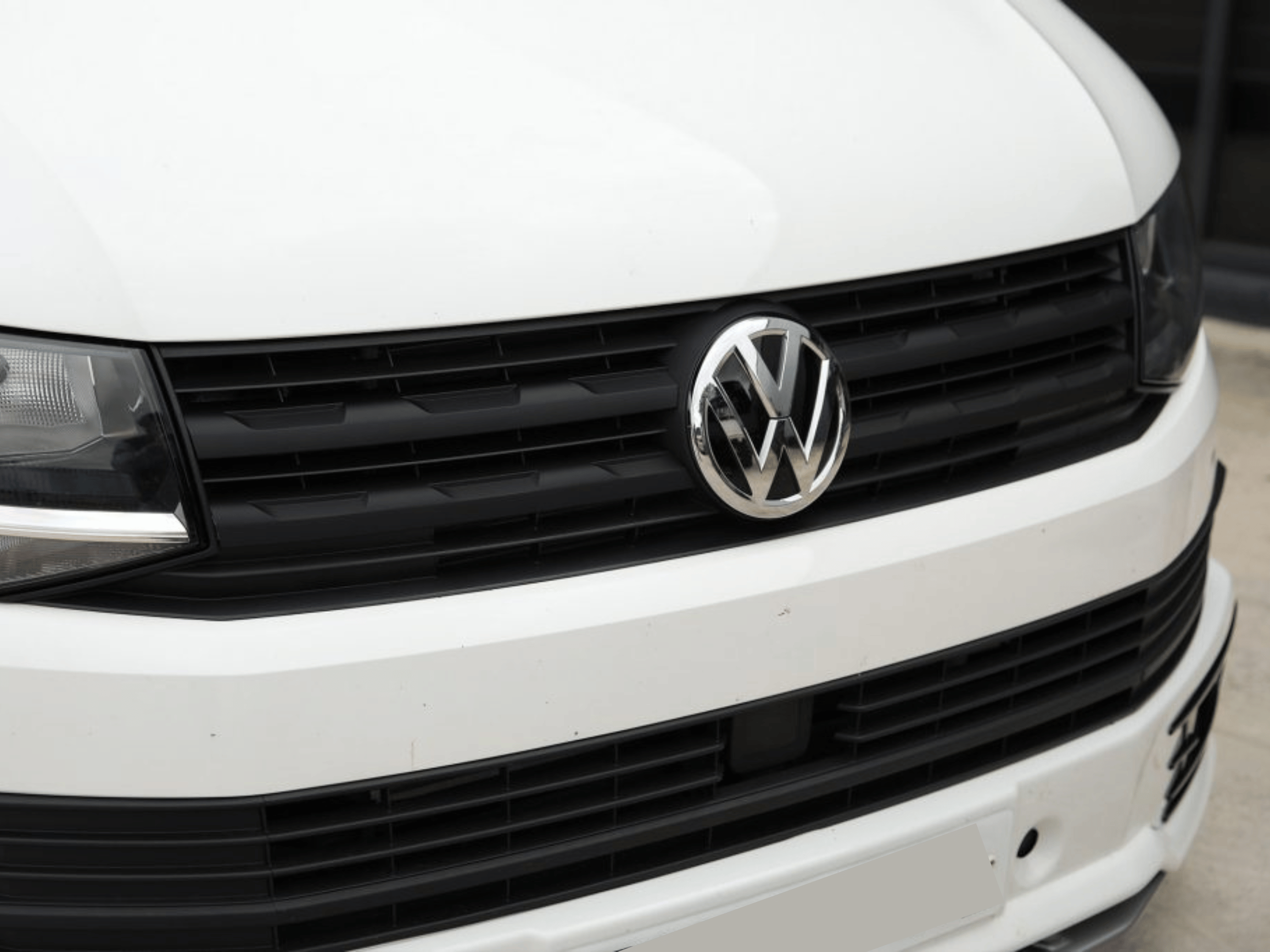 VW Transporter T6 R-Line Front Grille Trims - Gloss Black – VAN-X GmbH
